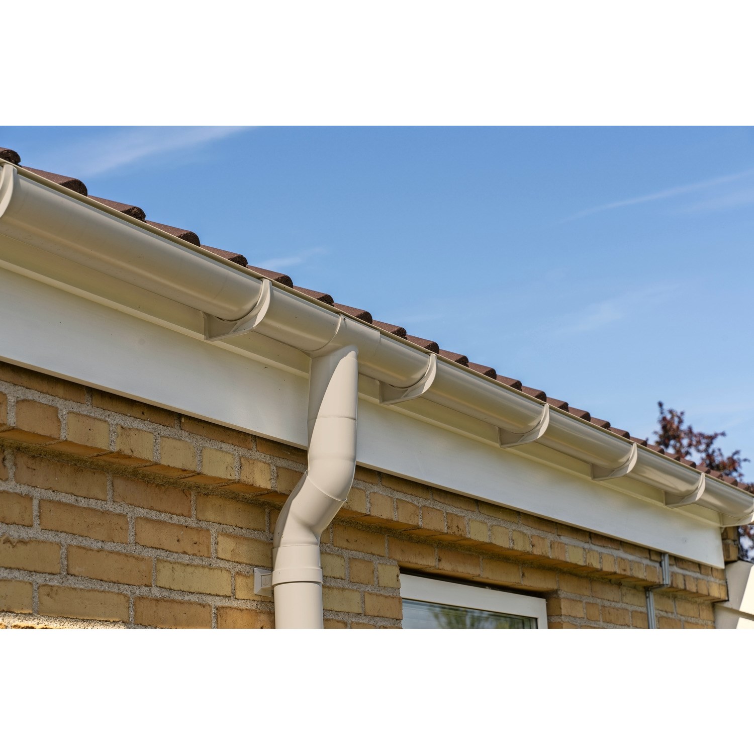 Plastmo tagrende i grå plast nr. 11 - 6 meter