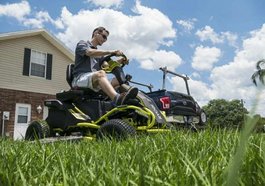 Ryobi RM480E 48V Rider Plænetraktor på batteri