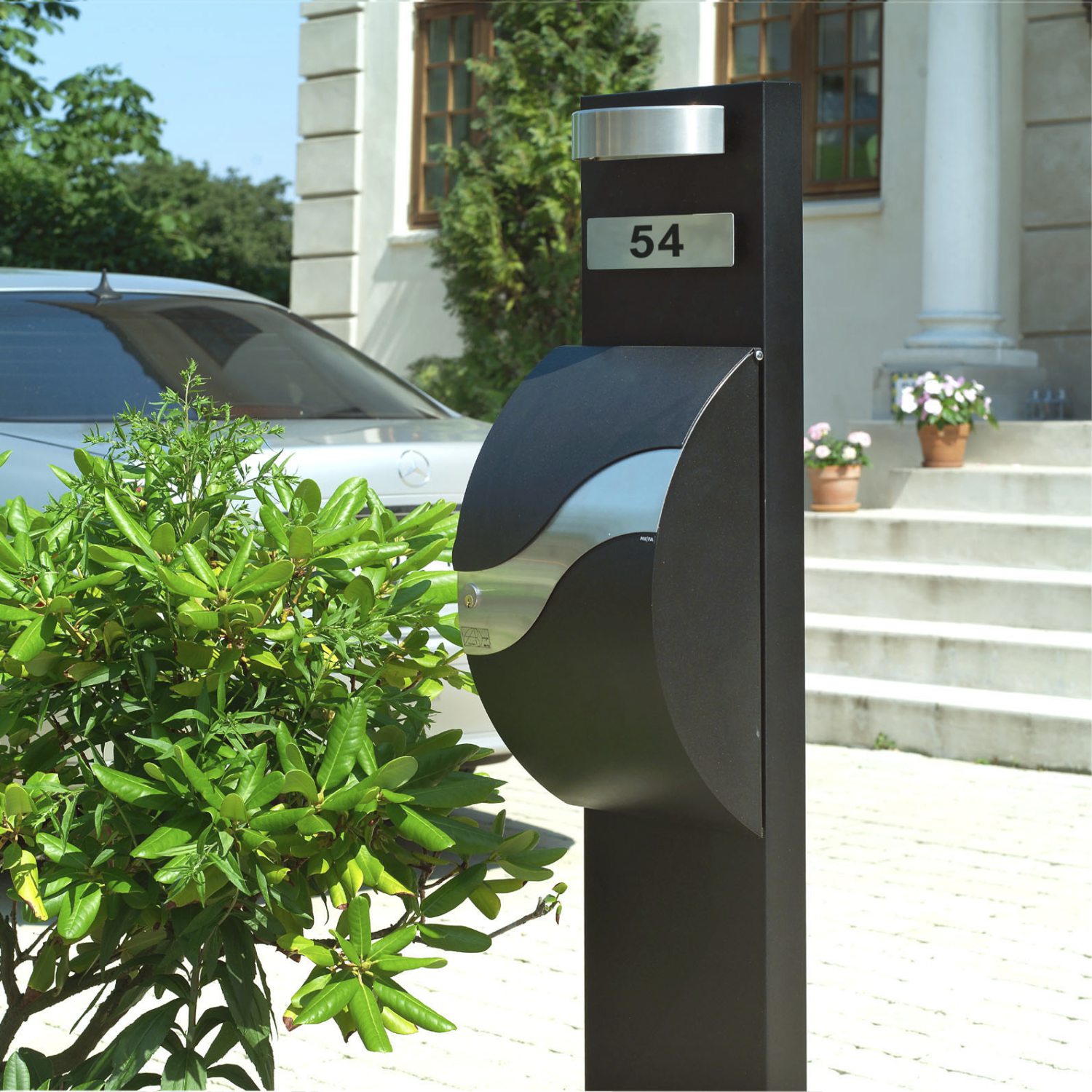 MEFA Wave 630 Postkasse i sort / rustfri stål