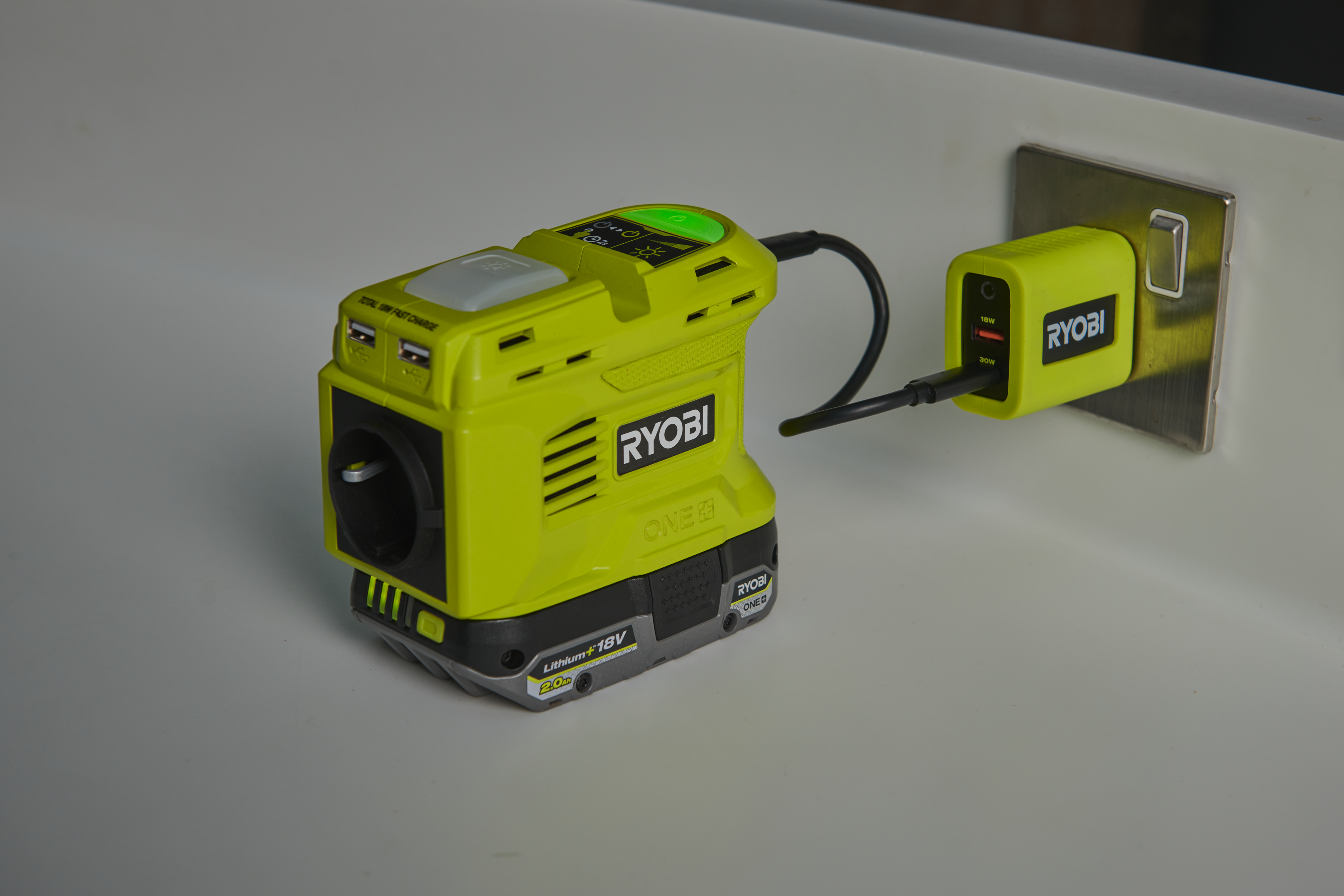 Ryobi RY18BI150B ONE+ 18V Batteri Inverter