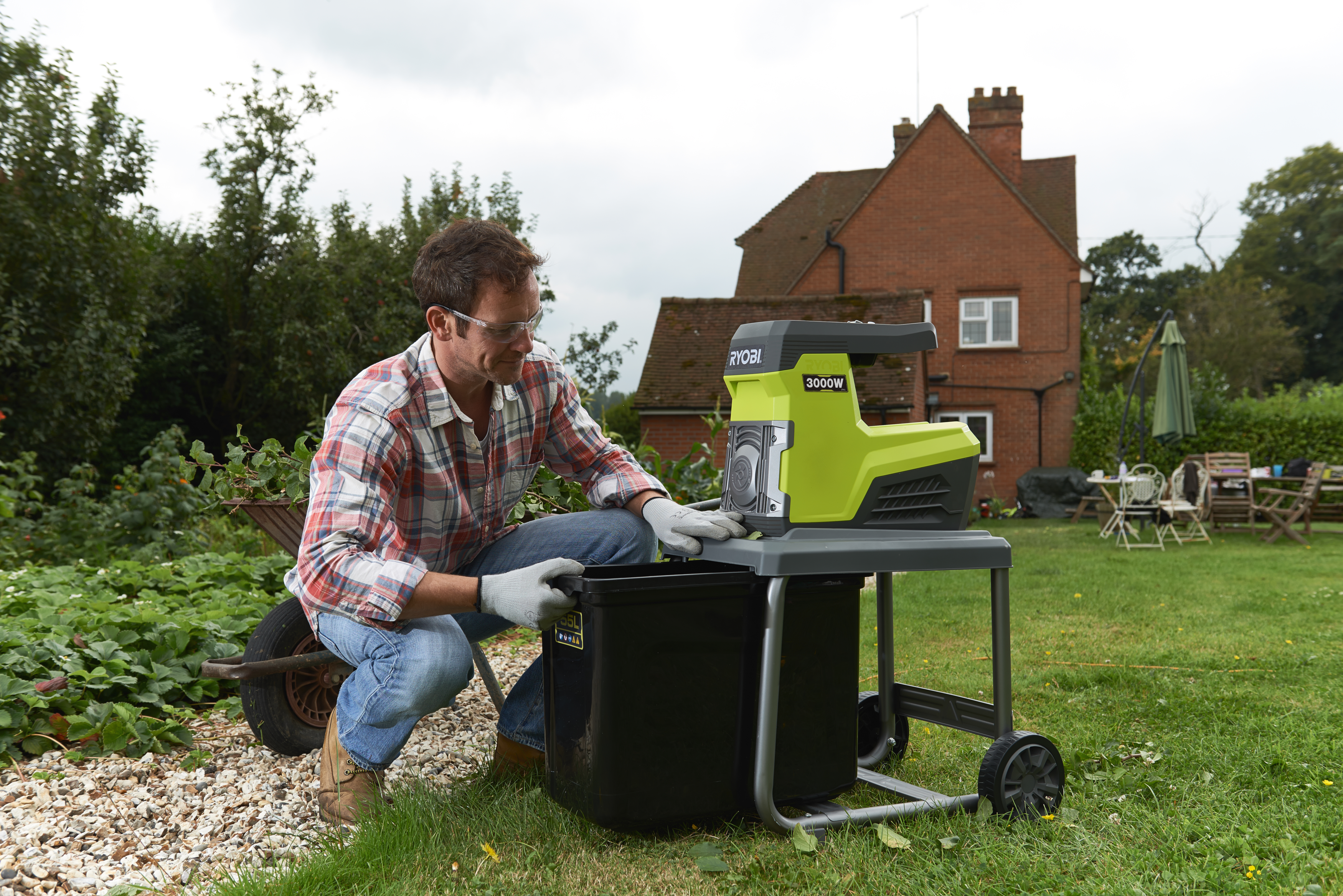 Ryobi RSH3045U Kompostkværn 3000W