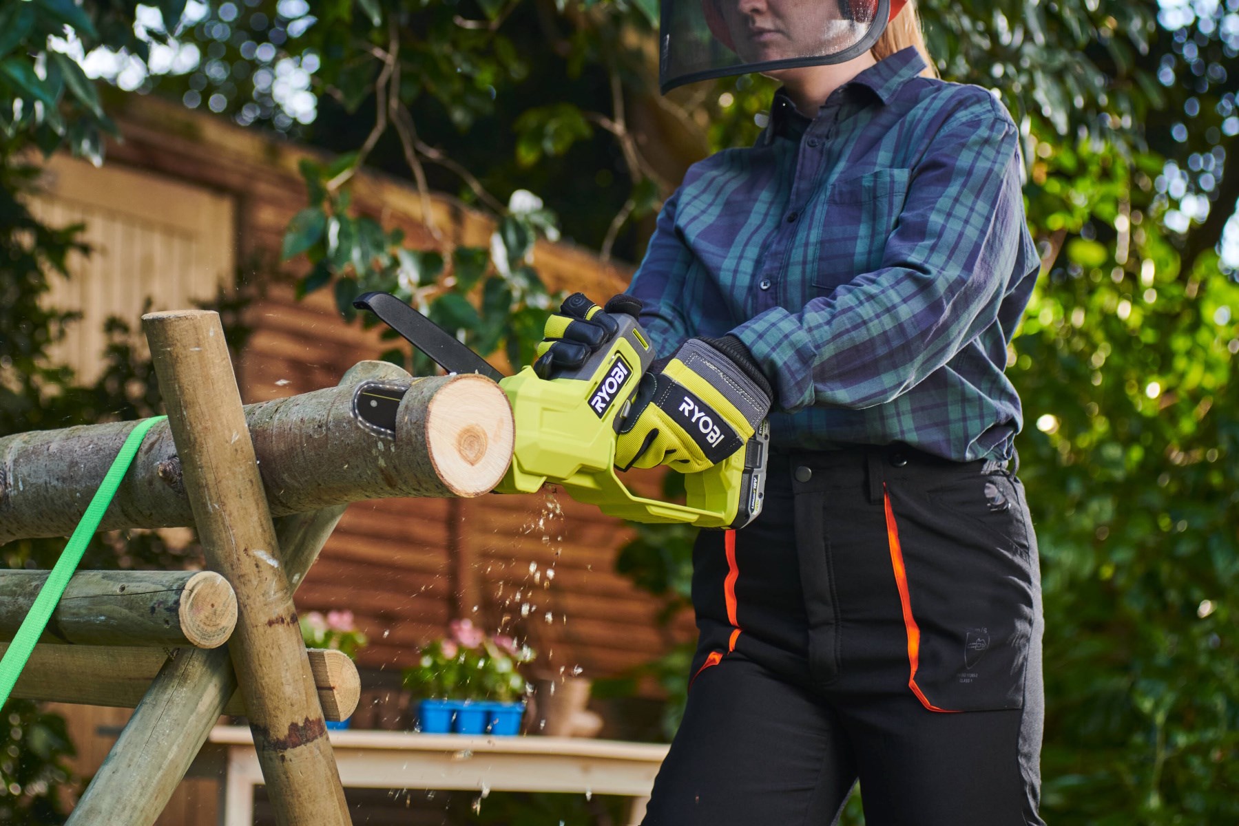 Ryobi RY18PS15A-120 ONE+ 18V Grensav med 2,0Ah batteri og lader